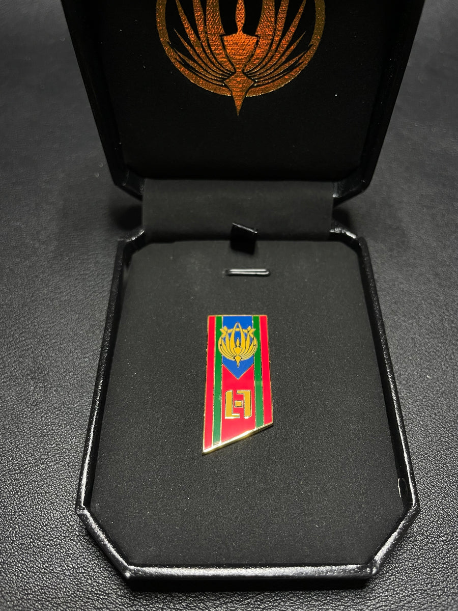 Colonial Flag Lapel Pin with Display Box (Various Colonies) – Sell Geek